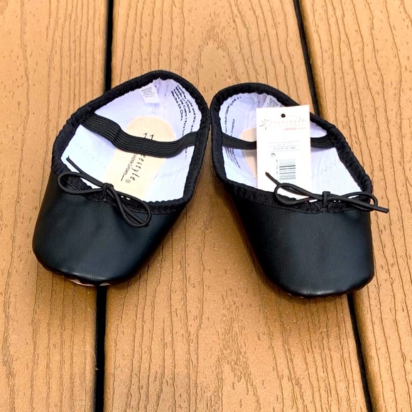 Danskin | Shoes | Danskin Leather Ballet Shoes Girls Size 1 Nwt | Poshmark